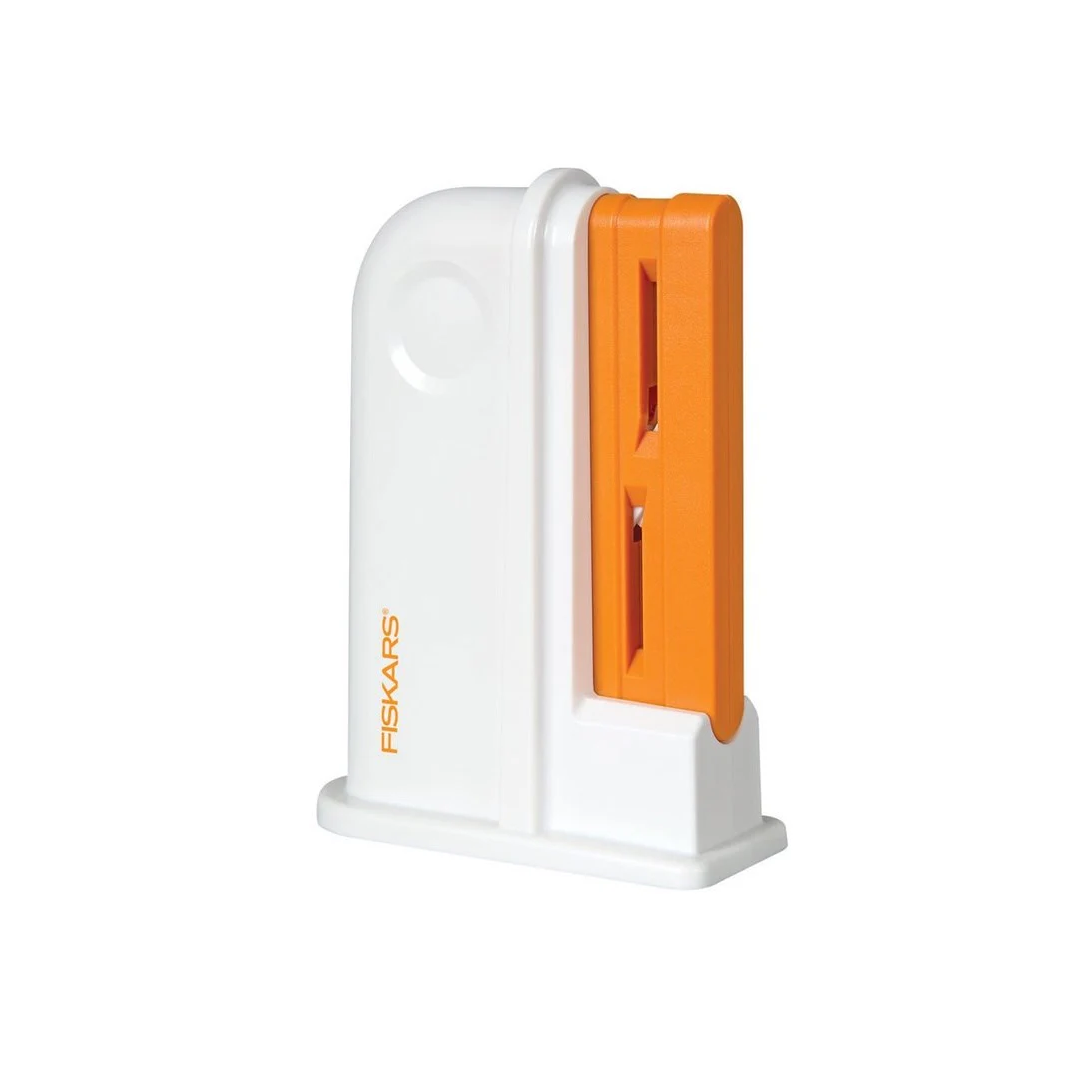 Fiskars Universal Scissors Sharpener — Auto-Adjust for Standard & Razo ...